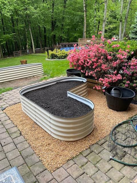 Metal vs Wood Raised Garden Beds – Things To Ponder – No Dig Vegetable ...
